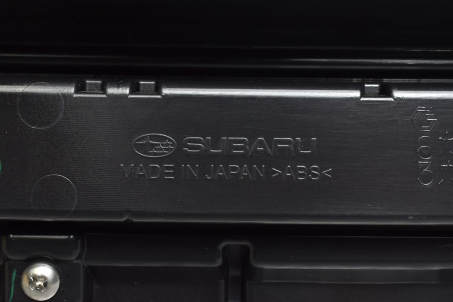 【美品】スバル レヴォーグ VM4 VMG 前期 純正 フロントグリル ラジエーターグリル 品番 91121-VA020 VA050 ノーマル ...