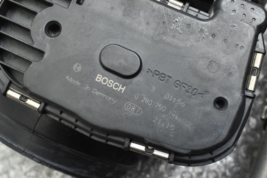 【正規品 美品】フェラーリ 458 純正 エアフロメーター スロットルボディ 2点セット BOSCH 0280750101 ...