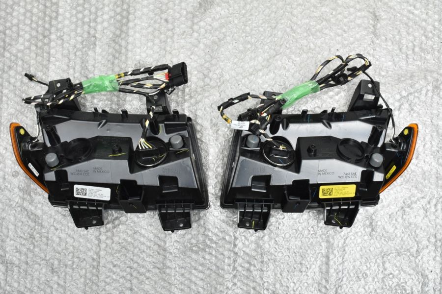 【正規品 美品】JEEP ジープ JL ラングラー 純正 デイライト ウィンカー付属 左右セット 品番:55112884AF ...