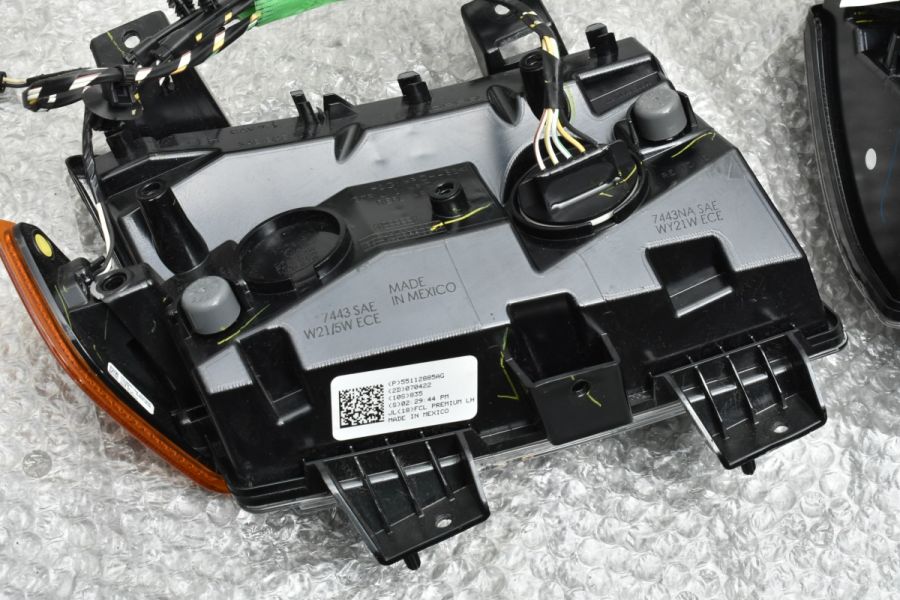 【正規品 美品】JEEP ジープ JL ラングラー 純正 デイライト ウィンカー付属 左右セット 品番:55112884AF ...